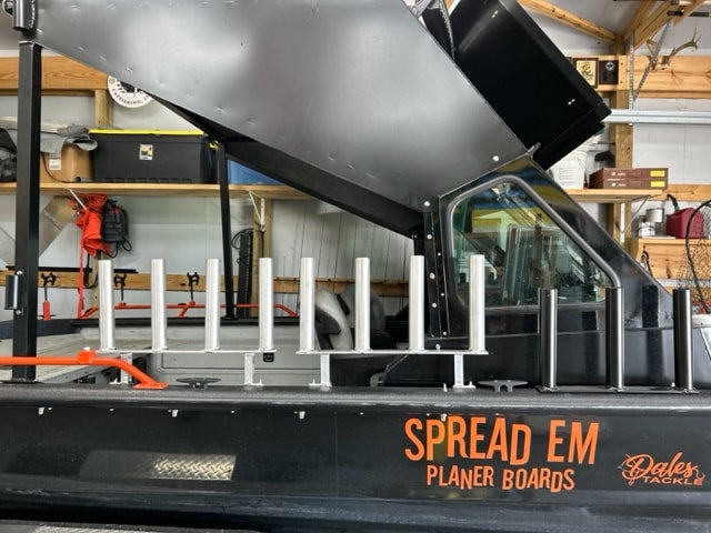 Vertical Tube Rod Storage - Over the Grabrail - SeaArk Boats | Spread ...